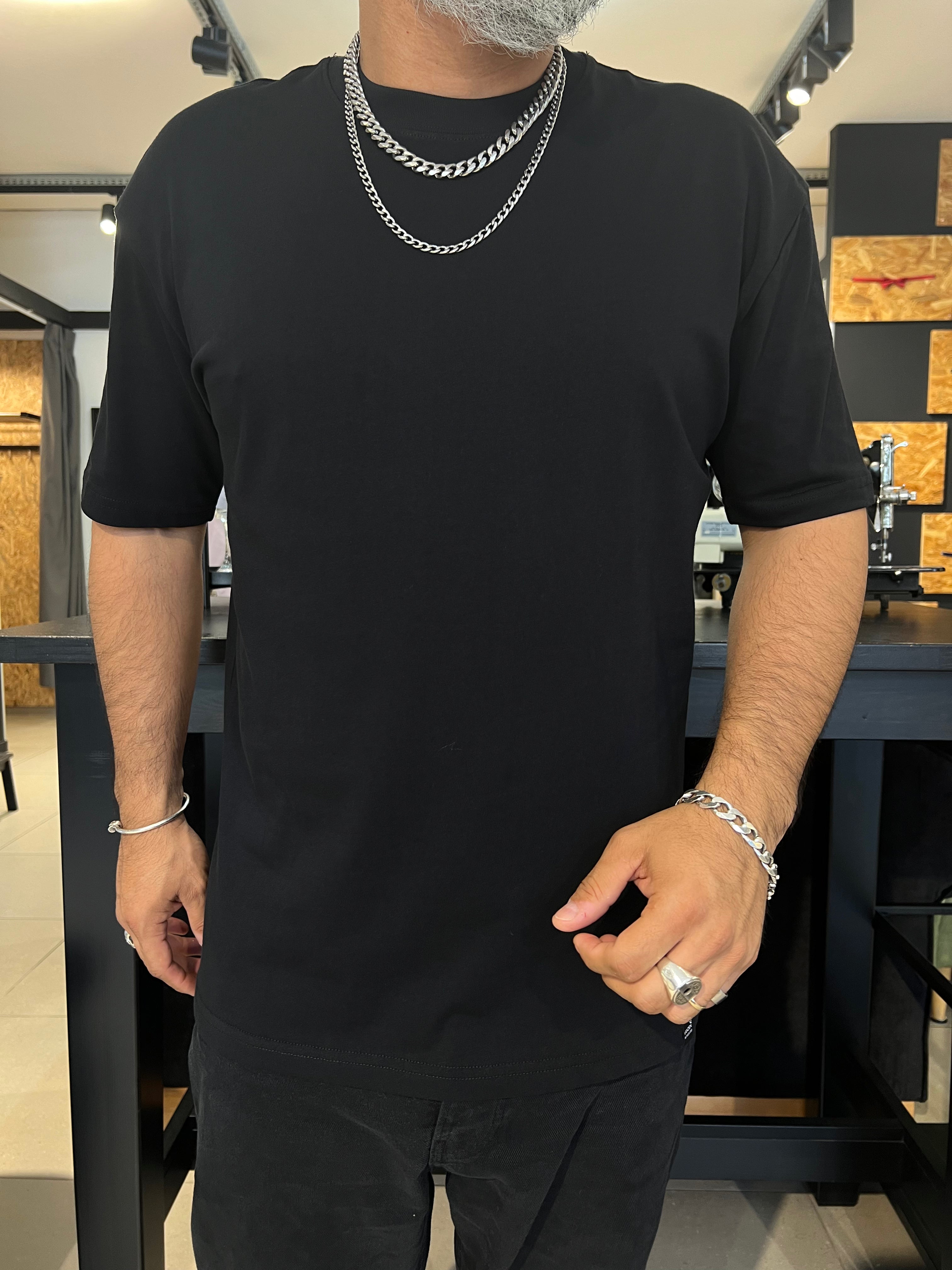 PIZARO | ואנזן - חולצת אוברסייז בייסיק - פיזרו | VANZEN – 𝐏𝐈𝐙𝐀𝐑𝐎 | פיזרו